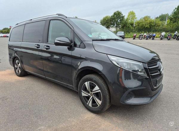Melns Mercedes-Benz Vito V220 2024 Klaipėda, ar dzinēja tilpumu 1.95 L un nobraukumu 106 tūkst. km par 17900 €, foto 1 vietnē AUTOMOTO.COM.LV