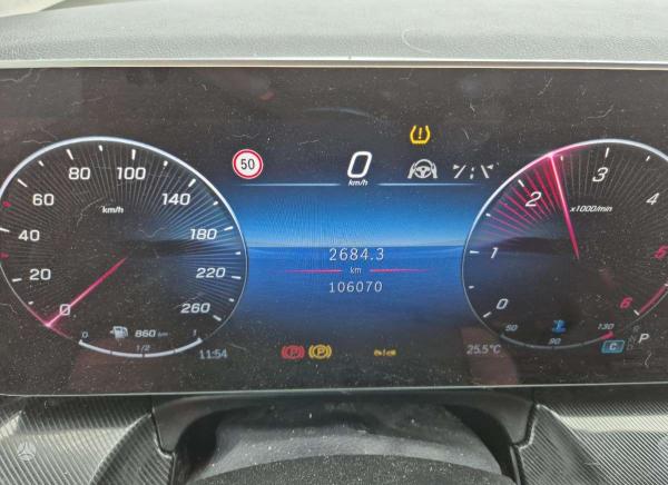 Melns Mercedes-Benz Vito V220 2024 Klaipėda, ar dzinēja tilpumu 1.95 L un nobraukumu 106 tūkst. km par 17900 €, foto 8 vietnē AUTOMOTO.COM.LV