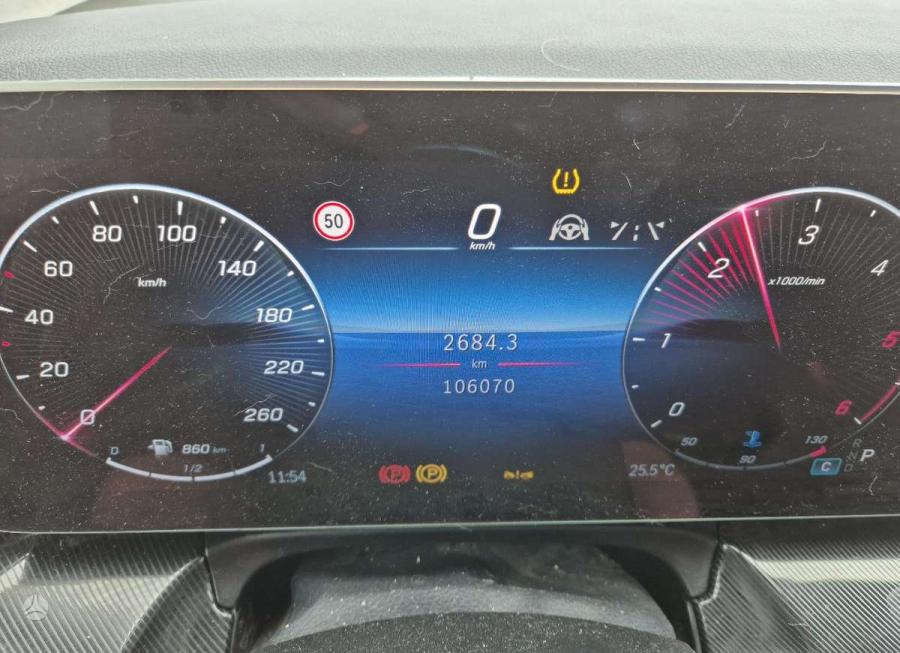 Melns Mercedes-Benz Vito V220 2024 Klaipėda, ar dzinēja tilpumu 1.95 L un nobraukumu 106 tūkst. km par 17900 €, foto 8 vietnē AUTOMOTO.COM.LV