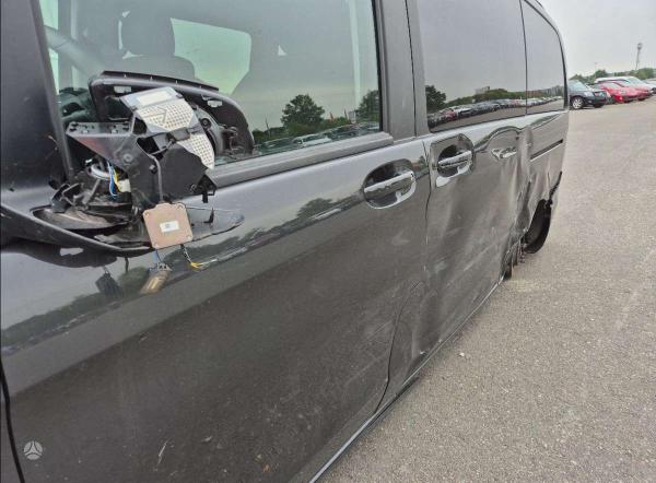 Melns Mercedes-Benz Vito V220 2024 Klaipėda, ar dzinēja tilpumu 1.95 L un nobraukumu 106 tūkst. km par 17900 €, foto 11 vietnē AUTOMOTO.COM.LV