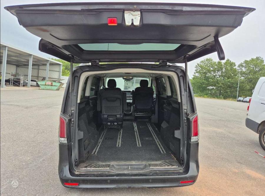 Melns Mercedes-Benz Vito V220 2024 Klaipėda, ar dzinēja tilpumu 1.95 L un nobraukumu 106 tūkst. km par 17900 €, foto 12 vietnē AUTOMOTO.COM.LV
