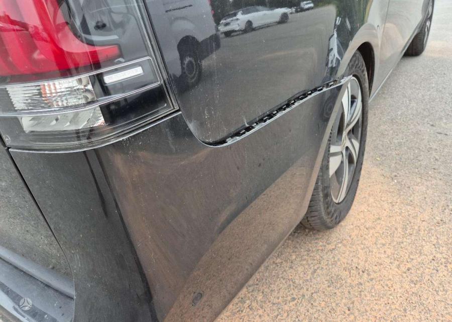 Melns Mercedes-Benz Vito V220 2024 Klaipėda, ar dzinēja tilpumu 1.95 L un nobraukumu 106 tūkst. km par 17900 €, foto 20 vietnē AUTOMOTO.COM.LV