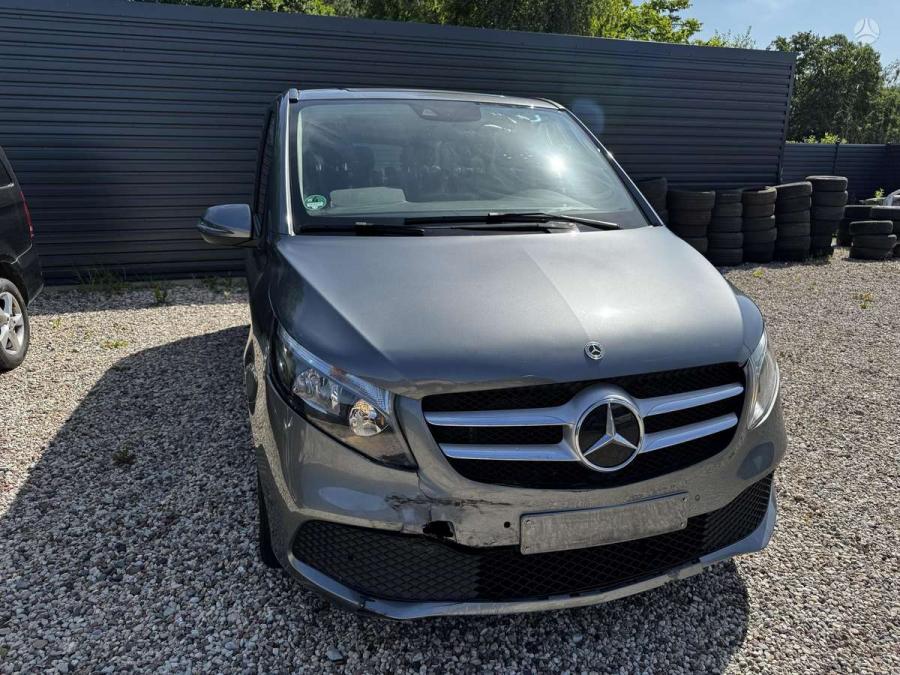 Pelēks Mercedes-Benz Vito V220 2022 Kauņa, ar dzinēja tilpumu 1.95 L un nobraukumu 137 tūkst. km par 23500 €, foto 3 vietnē AUTOMOTO.COM.LV