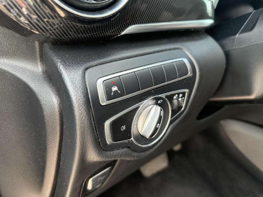 Grey Mercedes-Benz Vito V220 2022 in Kaunas, with an engine capacity of 1.95 L and mileage of 137 thousand km for 21800 €, photo 9 on AUTOMOTO.COM.LV