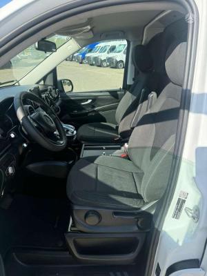 Balts Mercedes-Benz Vito V220 2018 Kauņa, ar dzinēja tilpumu 2.20 L un nobraukumu 320 tūkst. km par 15200 €, foto 12 vietnē AUTOMOTO.COM.LV