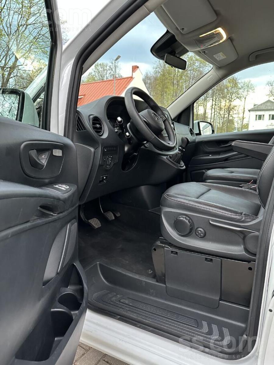 White Mercedes-Benz Vito V220 2021 in Jelgava, with an engine capacity of 1.80 L and mileage of 51 thousand km for 41700 €, photo 3 on AUTOMOTO.COM.LV