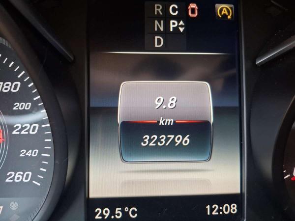 White Mercedes-Benz Vito V220 2018 in Alytus, with an engine capacity of 2.14 L and mileage of 324 thousand km for 24950 €, photo 7 on AUTOMOTO.COM.LV