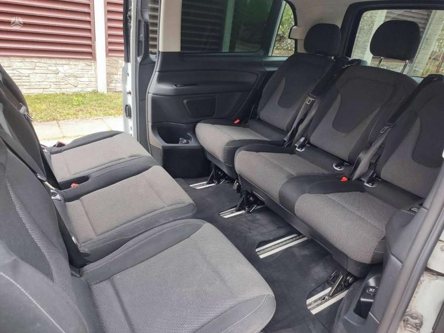 White Mercedes-Benz Vito V220 2018 in Alytus, with an engine capacity of 2.14 L and mileage of 324 thousand km for 24950 €, photo 10 on AUTOMOTO.COM.LV
