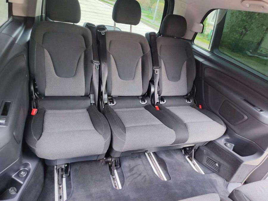White Mercedes-Benz Vito V220 2018 in Alytus, with an engine capacity of 2.14 L and mileage of 324 thousand km for 24950 €, photo 12 on AUTOMOTO.COM.LV