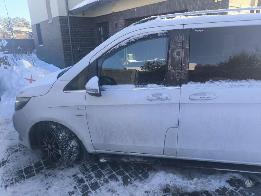 White Mercedes-Benz Vito V220 2019 in Vilnius, with an engine capacity of 2.14 L and mileage of 231 thousand km for 36300 €, photo 3 on AUTOMOTO.COM.LV