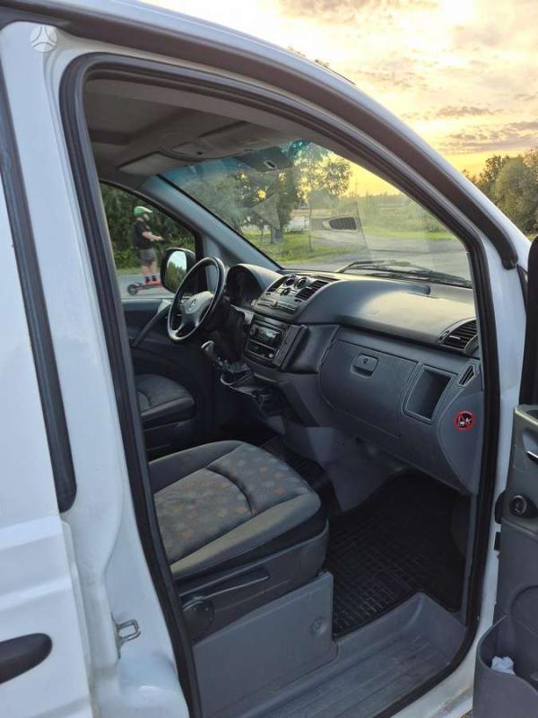 Mercedes-Benz Vito 2005 Kalvarija vietnē Balts Mercedes-Benz Vito 2005 Kalvarija, ar dzinēja tilpumu 2.20 L un nobraukumu 307 tūkst. km par 2150 €, foto 9 vietnē AUTOMOTO.COM.LV