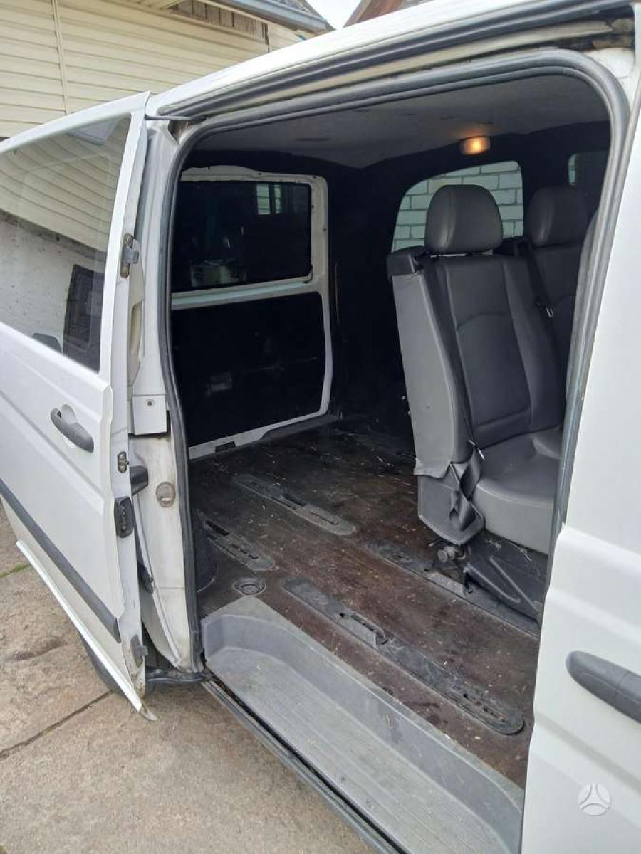 White Mercedes-Benz Vito 2006 in Kaunas, with an engine capacity of 2.15 L and mileage of 370 thousand km for 2900 €, photo 3 on AUTOMOTO.COM.LV