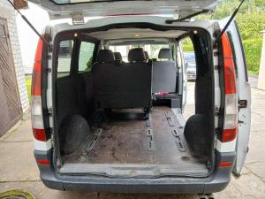 White Mercedes-Benz Vito 2006 in Kaunas, with an engine capacity of 2.15 L and mileage of 370 thousand km for 2900 €, photo 5 on AUTOMOTO.COM.LV