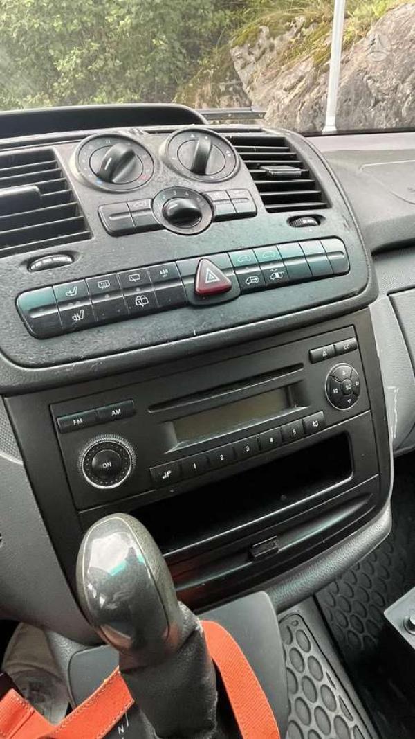 Balts Mercedes-Benz Vito 2007 Kauņa, ar dzinēja tilpumu 2.15 L un nobraukumu 343 tūkst. km par 2500 €, foto 7 vietnē AUTOMOTO.COM.LV