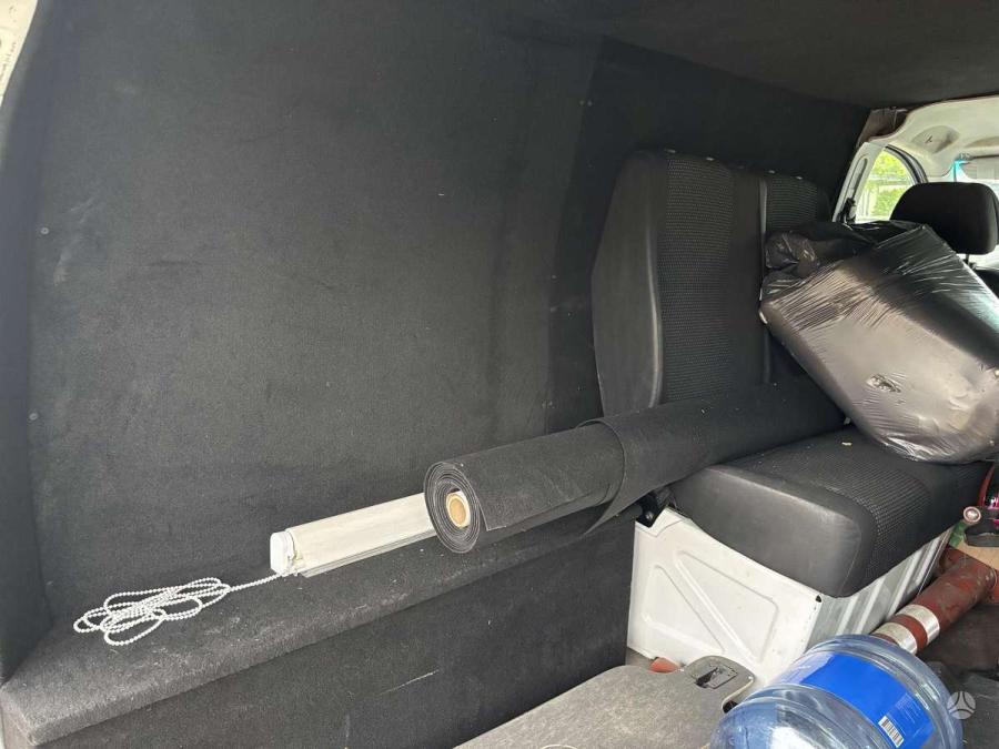 Balts Mercedes-Benz Vito 2008 Klaipėda, ar dzinēja tilpumu 2.20 L un nobraukumu 347 tūkst. km par 3999 €, foto 3 vietnē AUTOMOTO.COM.LV