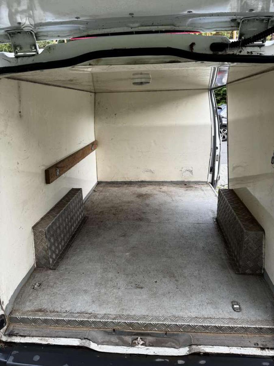 White Mercedes-Benz Vito 2008 in Vilnius, with an engine capacity of 2.15 L and mileage of 205 thousand km for 3200 €, photo 10 on AUTOMOTO.COM.LV