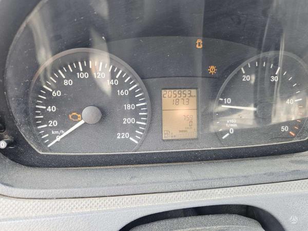 Balts Mercedes-Benz Vito 2009 Viļņa, ar dzinēja tilpumu 2.15 L un nobraukumu 206 tūkst. km par 2660 €, foto 11 vietnē AUTOMOTO.COM.LV