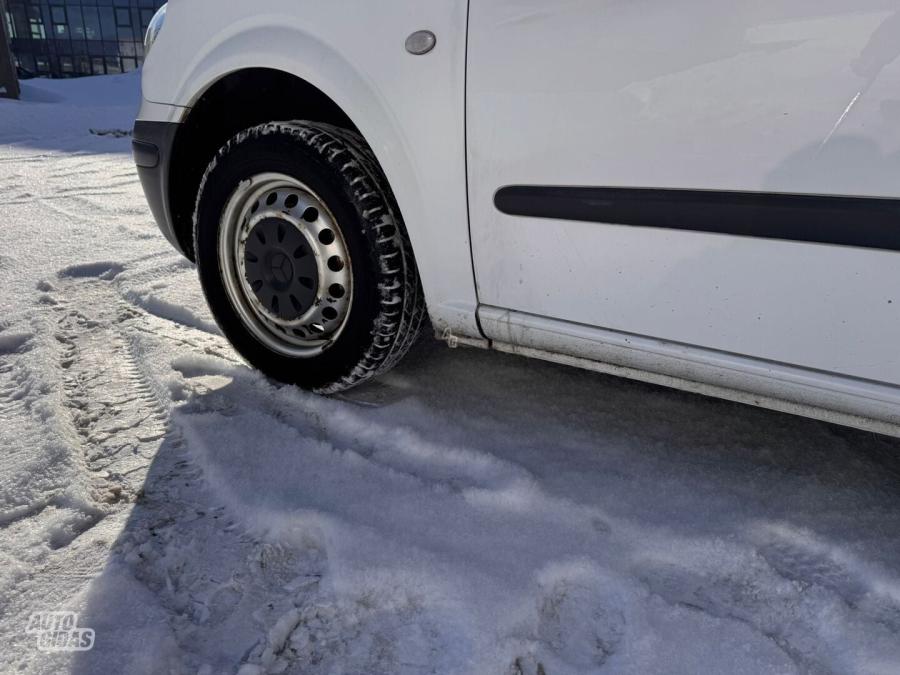 White Mercedes-Benz Vito 2010 in Panevezys, with an engine capacity of 2.10 L and mileage of 260 thousand km for 4200 €, photo 13 on AUTOMOTO.COM.LV