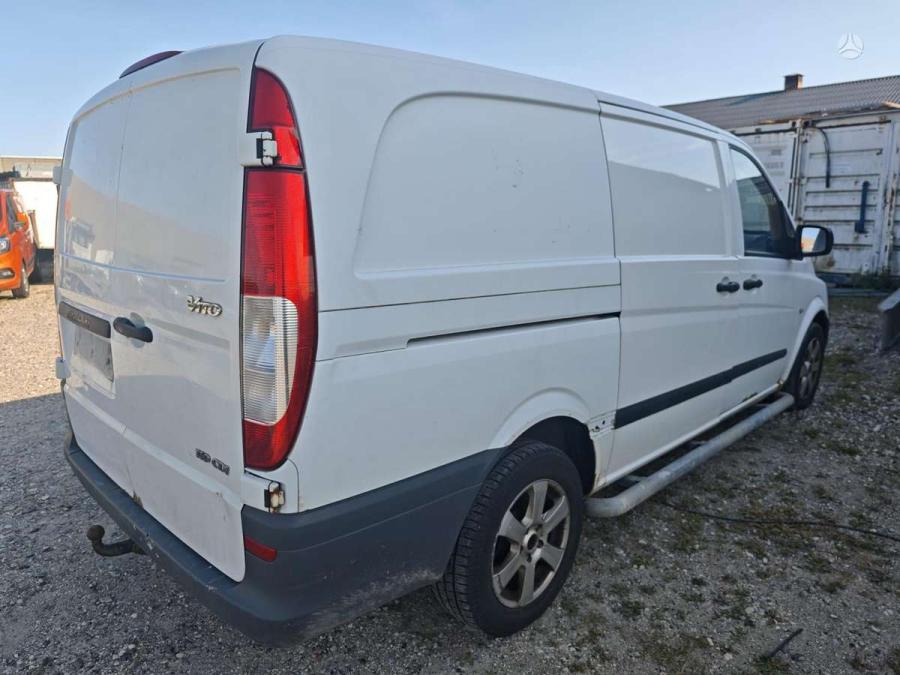 White Mercedes-Benz Vito 2011 in Kaunas, with an engine capacity of 2.14 L and mileage of 297 thousand km for 2850 €, photo 4 on AUTOMOTO.COM.LV