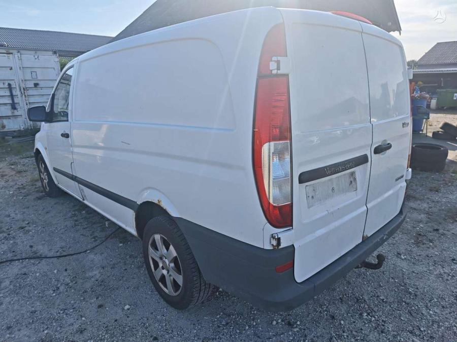 White Mercedes-Benz Vito 2011 in Kaunas, with an engine capacity of 2.14 L and mileage of 297 thousand km for 2850 €, photo 6 on AUTOMOTO.COM.LV