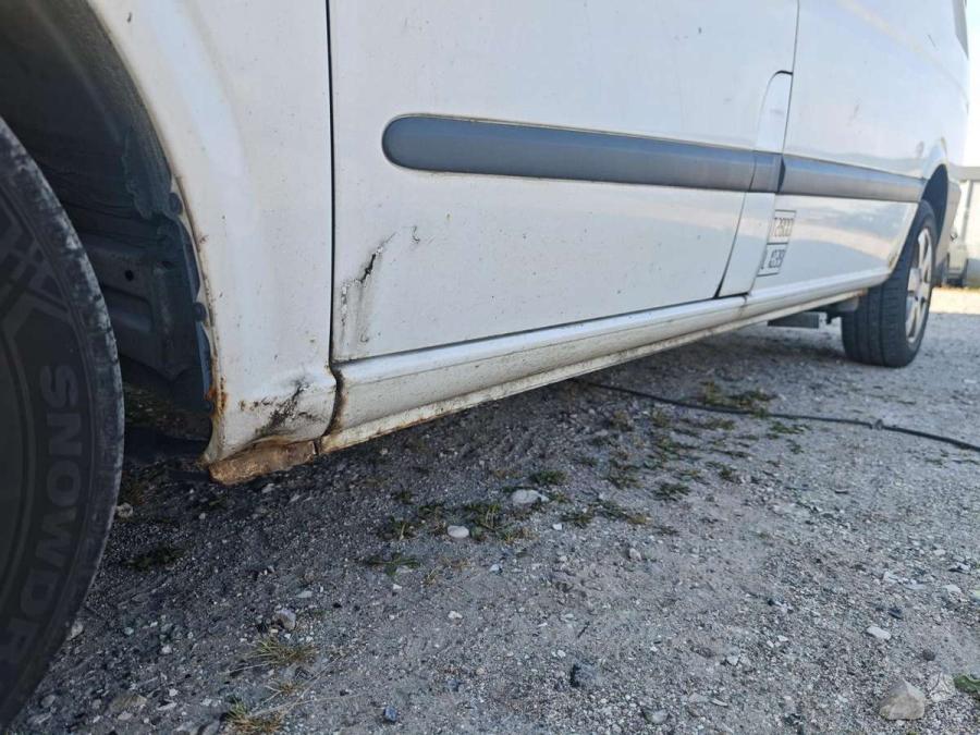 White Mercedes-Benz Vito 2011 in Kaunas, with an engine capacity of 2.14 L and mileage of 297 thousand km for 2850 €, photo 11 on AUTOMOTO.COM.LV