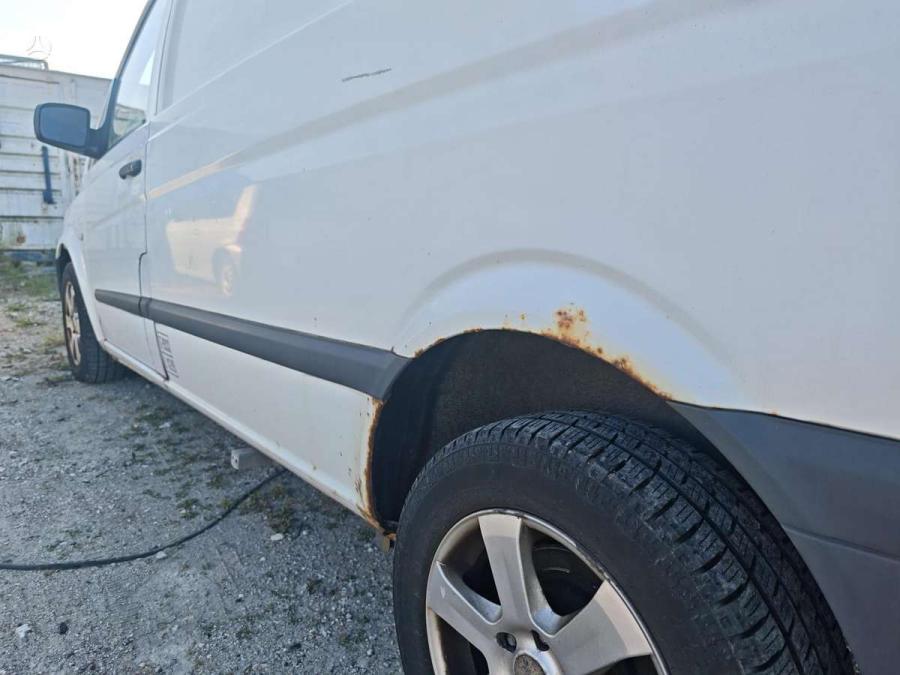 White Mercedes-Benz Vito 2011 in Kaunas, with an engine capacity of 2.14 L and mileage of 297 thousand km for 2850 €, photo 12 on AUTOMOTO.COM.LV
