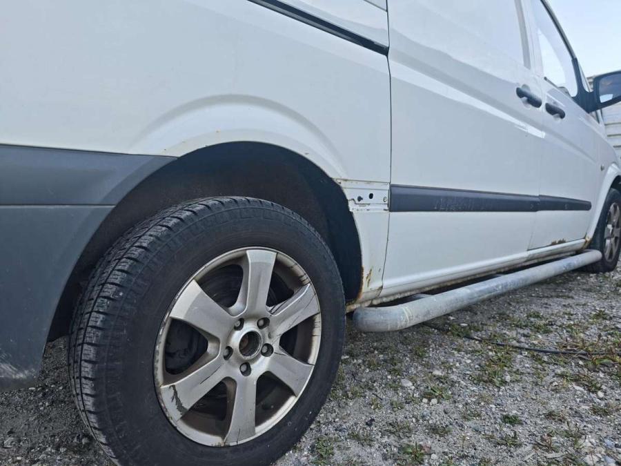 White Mercedes-Benz Vito 2011 in Kaunas, with an engine capacity of 2.14 L and mileage of 297 thousand km for 2850 €, photo 16 on AUTOMOTO.COM.LV