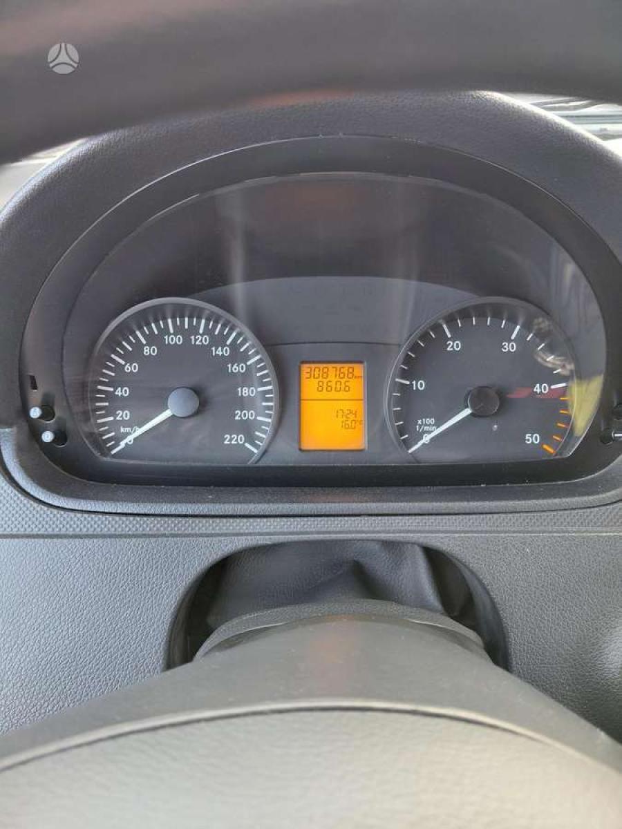 White Mercedes-Benz Vito 2011 in Panevezys, with an engine capacity of 2.10 L and mileage of 309 thousand km for 7900 €, photo 12 on AUTOMOTO.COM.LV