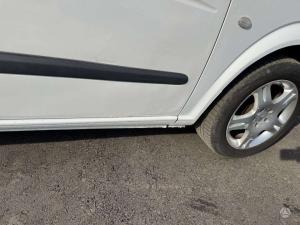 White Mercedes-Benz Vito 2012 in Radviliskis, with an engine capacity of 2.14 L and mileage of 257 thousand km for 5142 €, photo 18 on AUTOMOTO.COM.LV