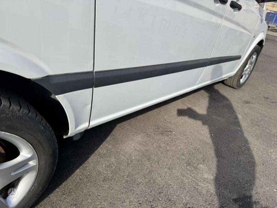White Mercedes-Benz Vito 2012 in Radviliskis, with an engine capacity of 2.14 L and mileage of 257 thousand km for 5142 €, photo 20 on AUTOMOTO.COM.LV