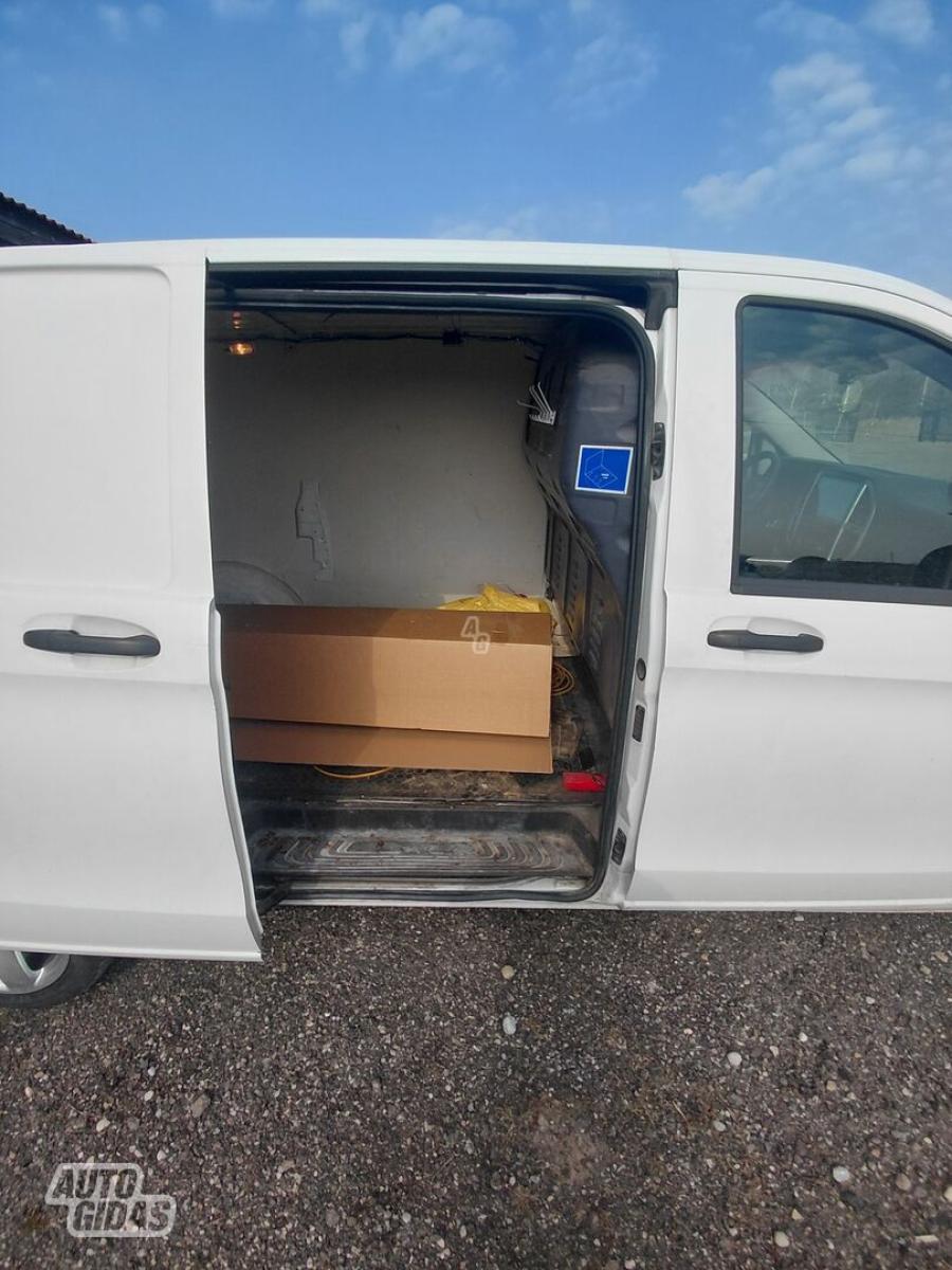 White Mercedes-Benz Vito 2015 in Alytus, with an engine capacity of 1.60 L and mileage of 255 thousand km for 7300 €, photo 9 on AUTOMOTO.COM.LV