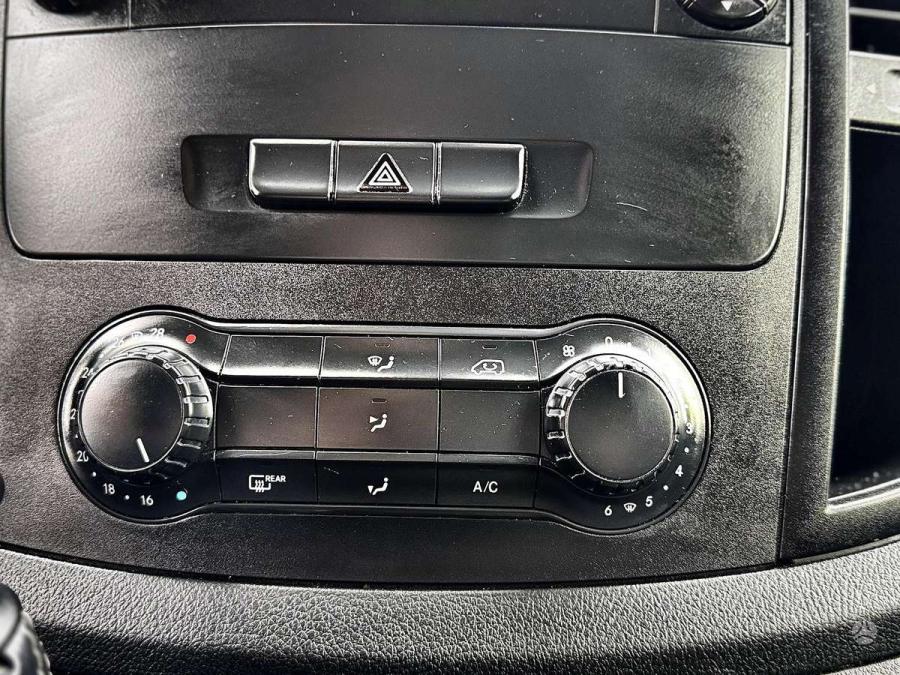 White Mercedes-Benz Vito 2017 in Klaipeda, with an engine capacity of 1.60 L and mileage of 156 thousand km for 11750 €, photo 18 on AUTOMOTO.COM.LV