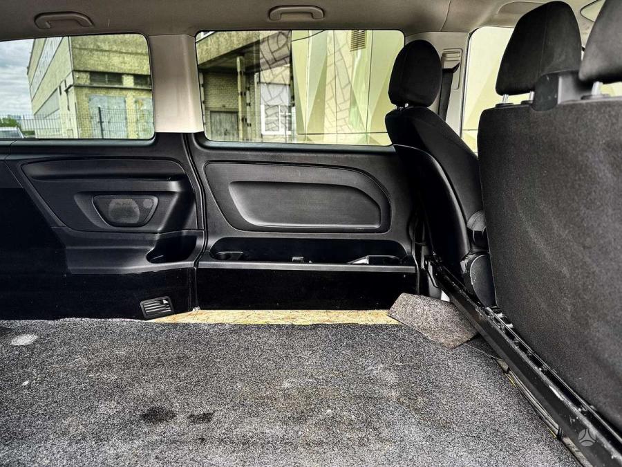 White Mercedes-Benz Vito 2017 in Klaipeda, with an engine capacity of 1.60 L and mileage of 156 thousand km for 11750 €, photo 25 on AUTOMOTO.COM.LV