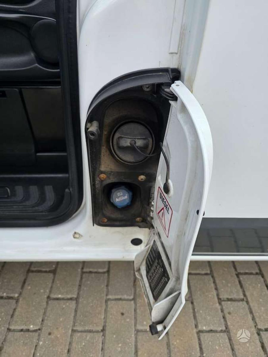 Balts Mercedes-Benz Vito 2018 Kauņa, ar dzinēja tilpumu 1.60 L un nobraukumu 346 tūkst. km par 6450 €, foto 26 vietnē AUTOMOTO.COM.LV