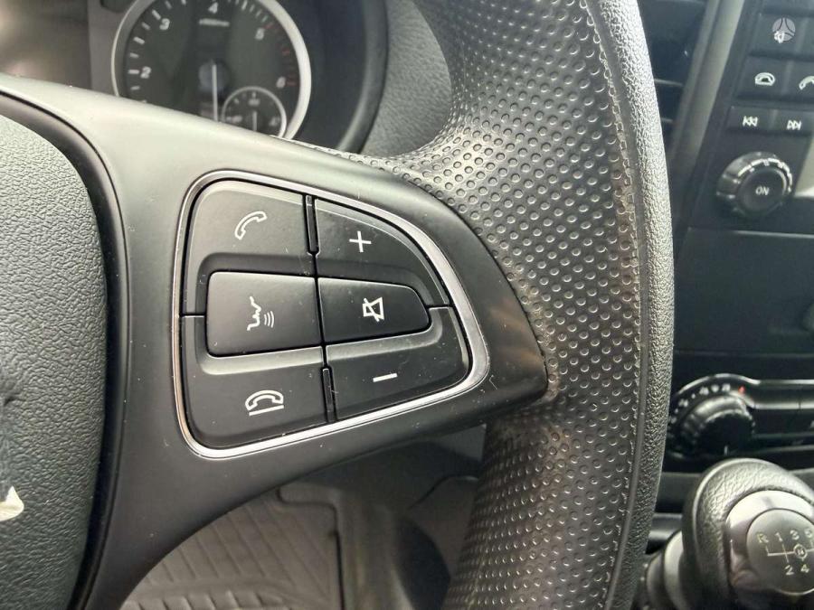 Balts Mercedes-Benz Vito 2019 Kauņa, ar dzinēja tilpumu 1.60 L un nobraukumu 126 tūkst. km par 8300 €, foto 22 vietnē AUTOMOTO.COM.LV