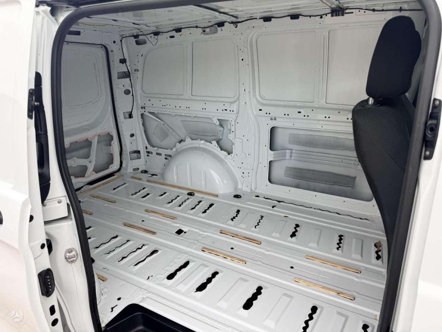 Balts Mercedes-Benz Vito 2019 Kauņa, ar dzinēja tilpumu 1.60 L un nobraukumu 126 tūkst. km par 8300 €, foto 28 vietnē AUTOMOTO.COM.LV