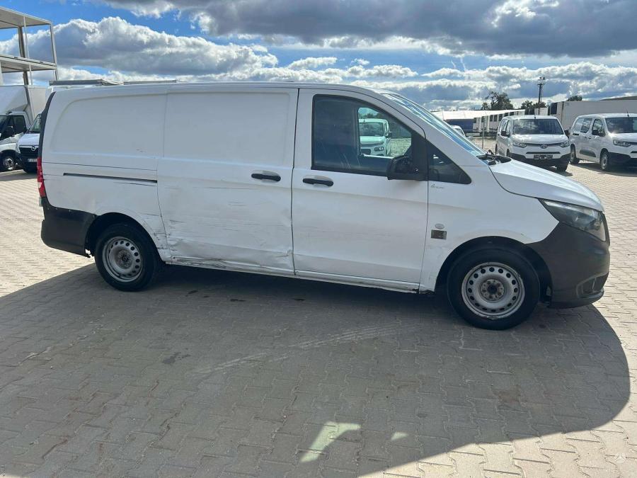 White Mercedes-Benz Vito 2019 in Kaunas, with an engine capacity of 2.20 L and mileage of 253 thousand km for 5250 €, photo 4 on AUTOMOTO.COM.LV