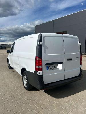 White Mercedes-Benz Vito 2019 in Kaunas, with an engine capacity of 2.20 L and mileage of 253 thousand km for 5250 €, photo 6 on AUTOMOTO.COM.LV