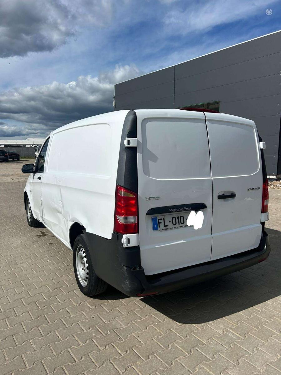 White Mercedes-Benz Vito 2019 in Kaunas, with an engine capacity of 2.20 L and mileage of 253 thousand km for 5250 €, photo 6 on AUTOMOTO.COM.LV