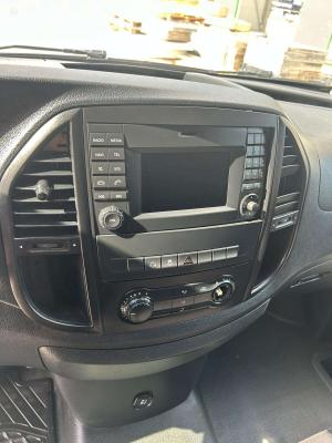 White Mercedes-Benz Vito 2019 in Kaunas, with an engine capacity of 2.20 L and mileage of 253 thousand km for 5250 €, photo 9 on AUTOMOTO.COM.LV