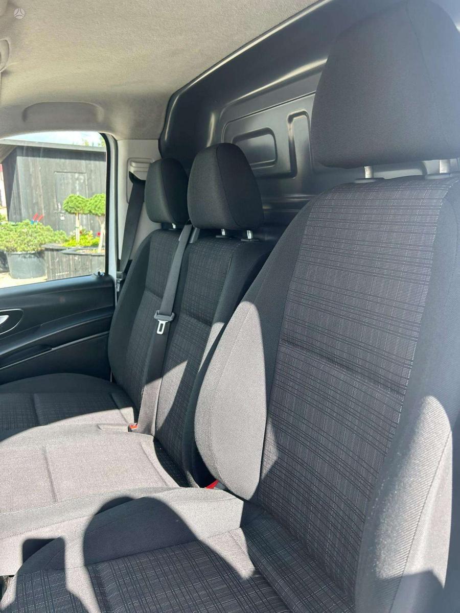 White Mercedes-Benz Vito 2019 in Kaunas, with an engine capacity of 2.20 L and mileage of 253 thousand km for 5250 €, photo 10 on AUTOMOTO.COM.LV