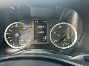 White Mercedes-Benz Vito 2019 in Kaunas, with an engine capacity of 2.20 L and mileage of 253 thousand km for 5250 €, photo 12 on AUTOMOTO.COM.LV