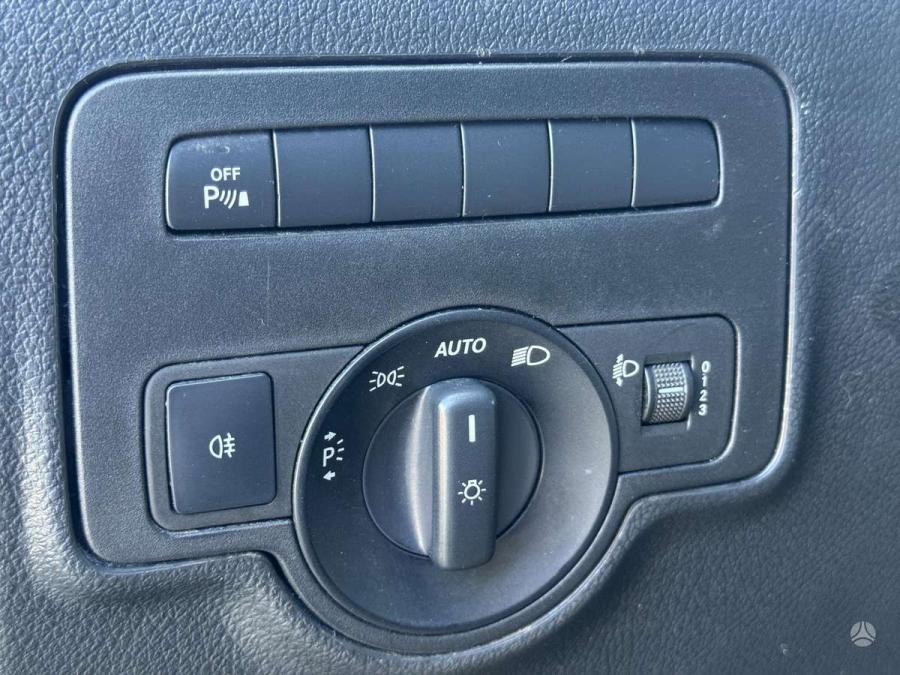 White Mercedes-Benz Vito 2020 in Vilnius, with an engine capacity of 2.00 L and mileage of 228 thousand km for 17650 €, photo 14 on AUTOMOTO.COM.LV