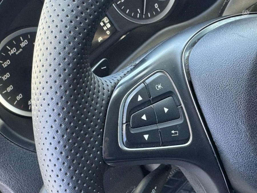White Mercedes-Benz Vito 2020 in Vilnius, with an engine capacity of 2.00 L and mileage of 228 thousand km for 17650 €, photo 16 on AUTOMOTO.COM.LV