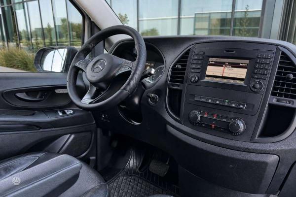White Mercedes-Benz Vito 2020 in Vilnius, with an engine capacity of 2.00 L and mileage of 228 thousand km for 16950 €, photo 5 on AUTOMOTO.COM.LV