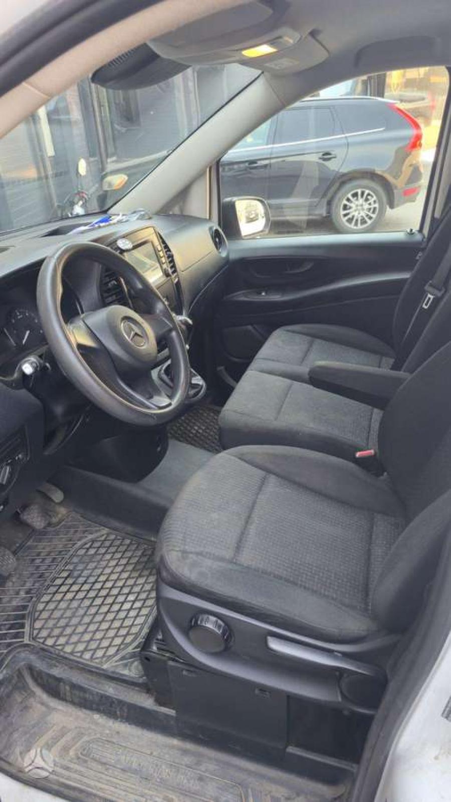 Balts Mercedes-Benz Vito 2021 Viļņa, ar dzinēja tilpumu 1.75 L un nobraukumu 141 tūkst. km par 18500 €, foto 15 vietnē AUTOMOTO.COM.LV