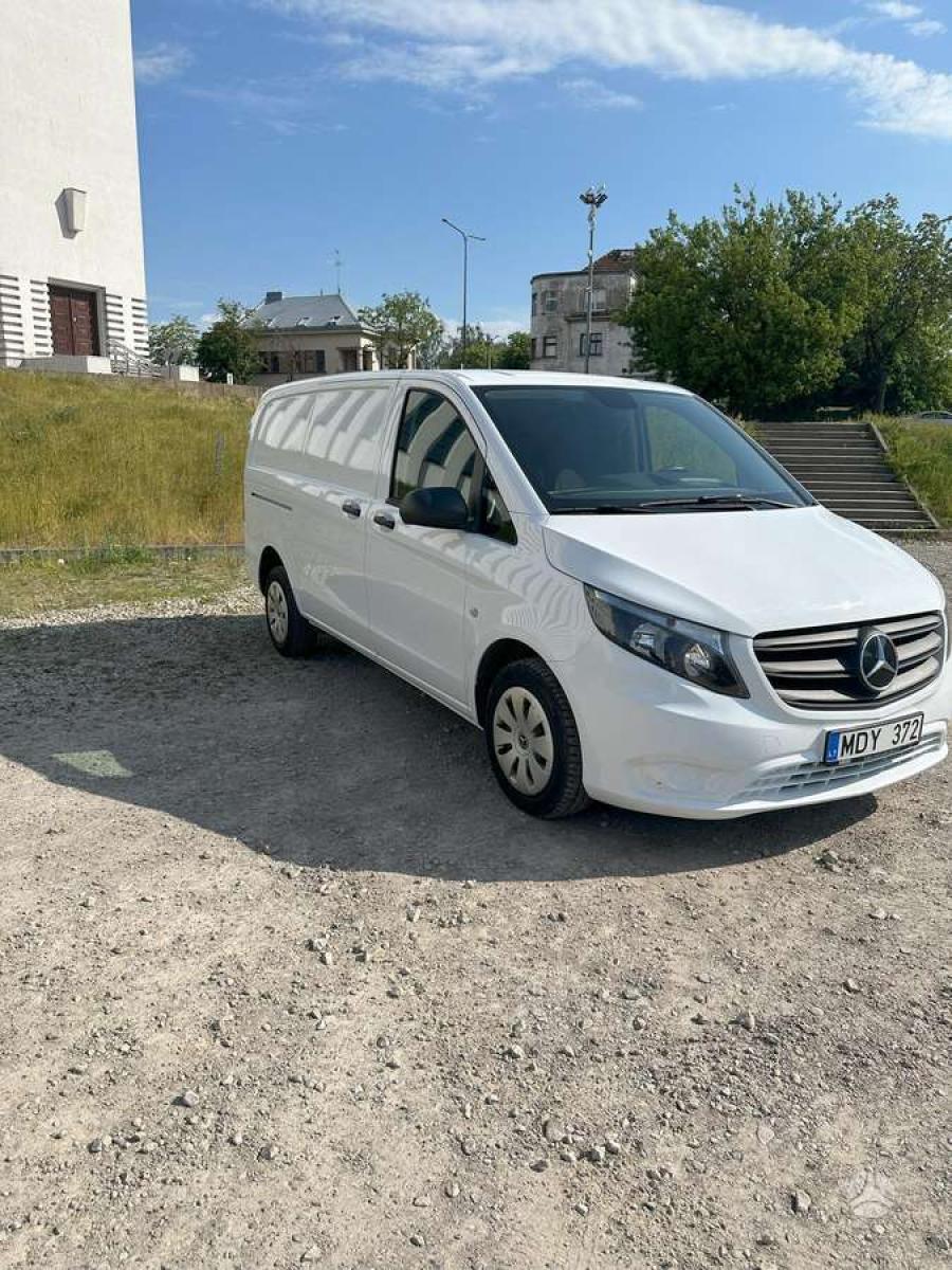 White Mercedes-Benz Vito 2021 in Kaunas, with an engine capacity of 1.95 L and mileage of 41 thousand km for 25300 €, photo 5 on AUTOMOTO.COM.LV