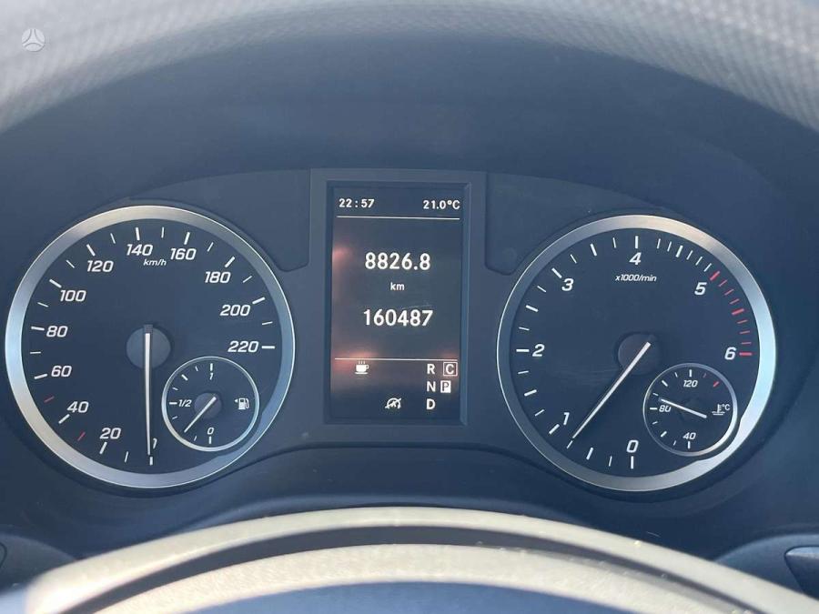 White Mercedes-Benz Vito 2022 in Panevezys, with an engine capacity of 1.95 L and mileage of 160 thousand km for 17500 €, photo 3 on AUTOMOTO.COM.LV