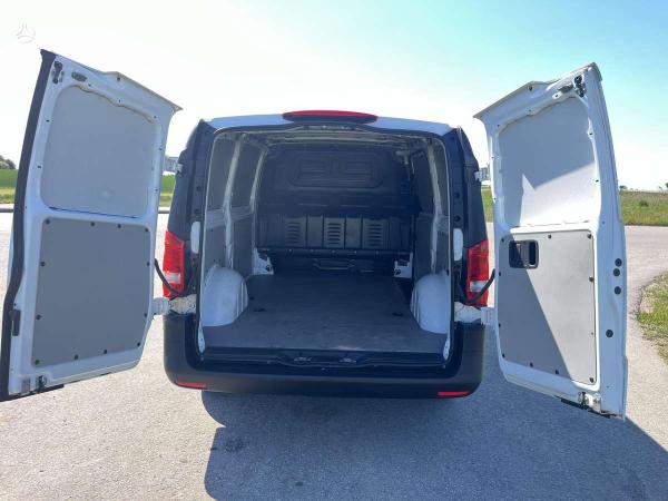 White Mercedes-Benz Vito 2022 in Panevezys, with an engine capacity of 1.95 L and mileage of 160 thousand km for 17500 €, photo 6 on AUTOMOTO.COM.LV