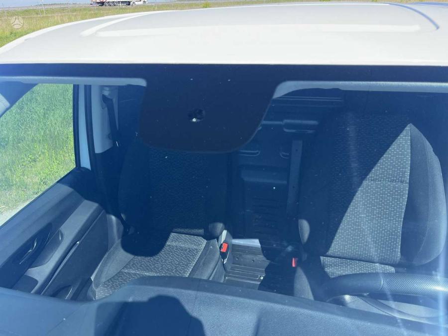 White Mercedes-Benz Vito 2022 in Panevezys, with an engine capacity of 1.95 L and mileage of 160 thousand km for 17500 €, photo 22 on AUTOMOTO.COM.LV